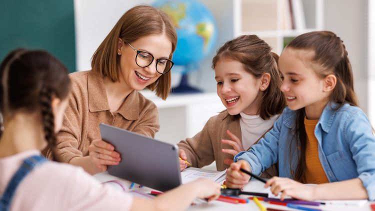 Explore Raz‑Plus: Full Access to Foundations A‑Z, Reading A‑Z, and Raz-Kids